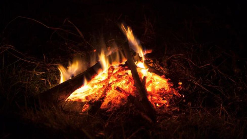 Traddodiadau Calan Mai y Cymry - BBC Cymru Fyw