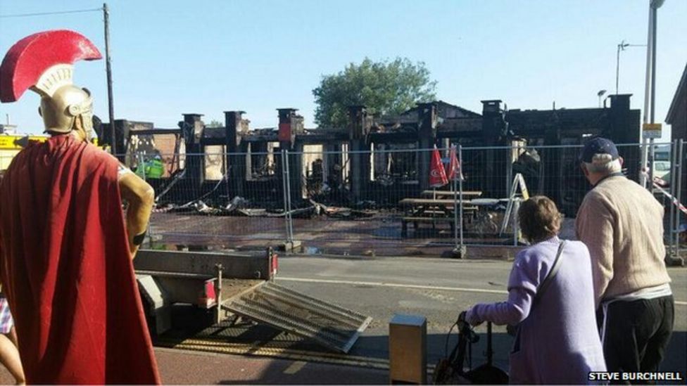 Hemsby chip shop fire rages on seafront - BBC News