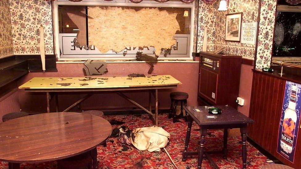 Oldham riots: 'Long way to go' in healing racial tensions - BBC News