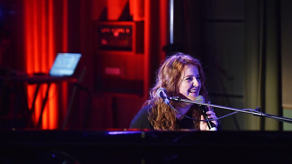 Frances reveals Paul McCartney's songwriting tips - BBC News