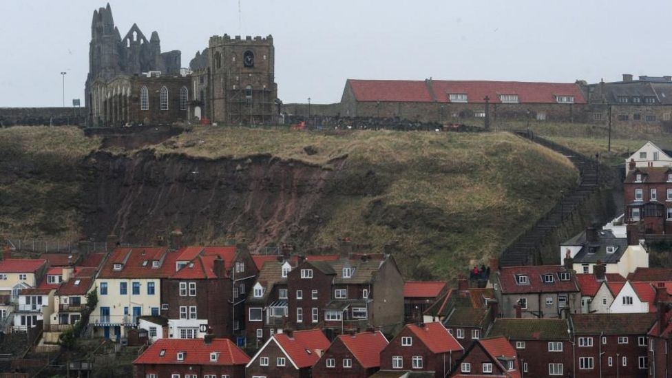 New homes to be built at site of 2012 Whitby landslip - BBC News