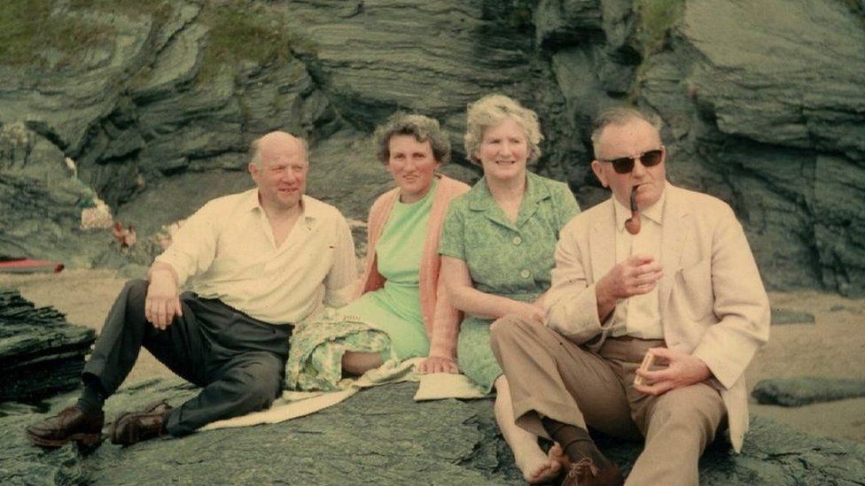 Ateb y Galw: Alun Ffred - BBC Cymru Fyw