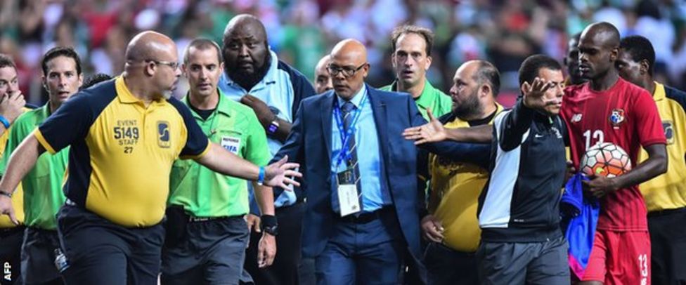 Gold Cup: Ugly scenes as Mexico beat Panama in semi-finals - BBC Sport