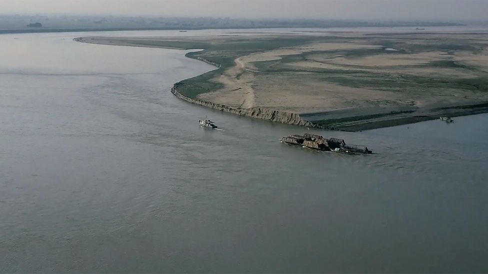 Tinkering for science on the Irrawaddy - BBC News