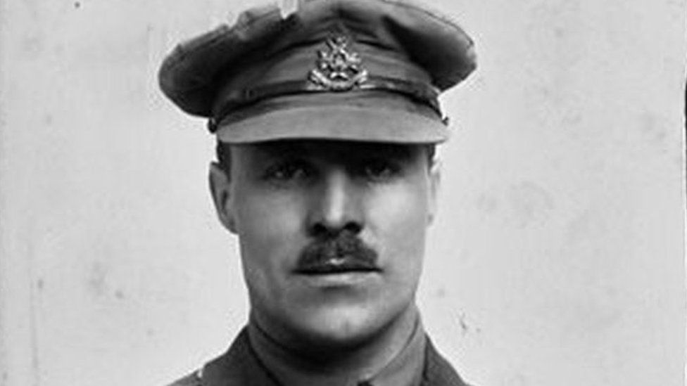 Bernard Vann: WW1 Victoria Cross cleric celebrated - BBC News