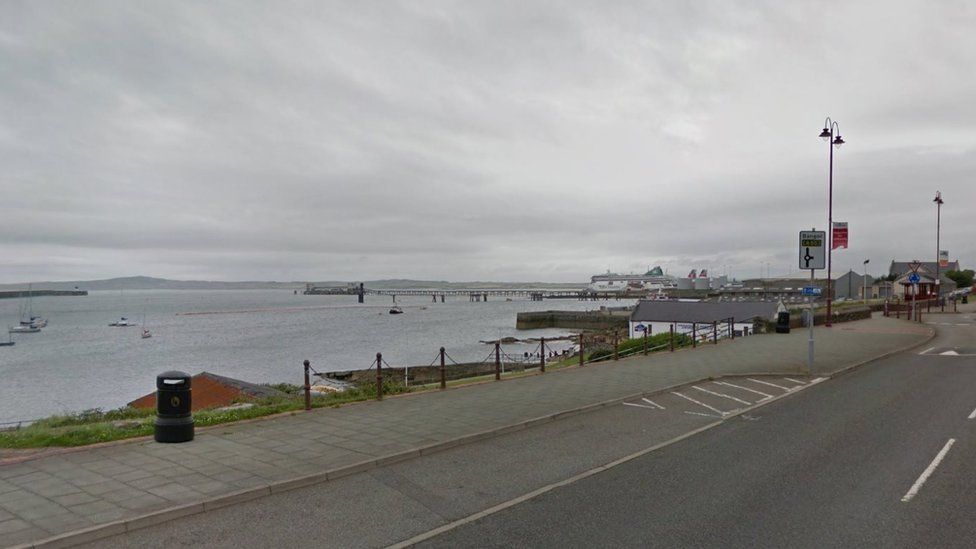 Body discovered at Newry Beach, Anglesey is named - BBC News