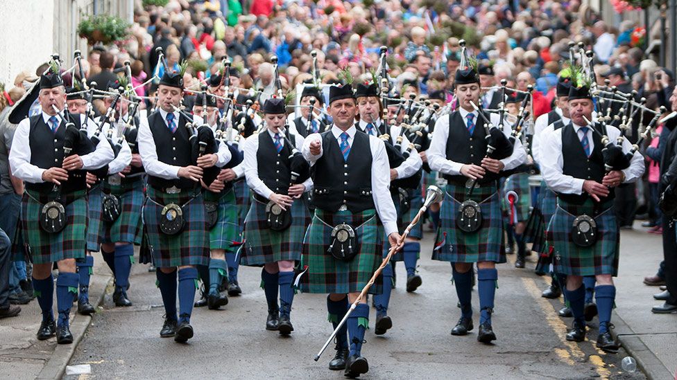 In pictures: Langholm and Lauder Common Ridings - BBC News