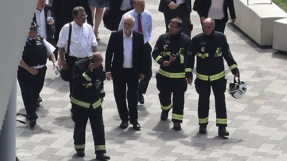 London fire: Death toll rises to 17 but 'no more survivors' - BBC News