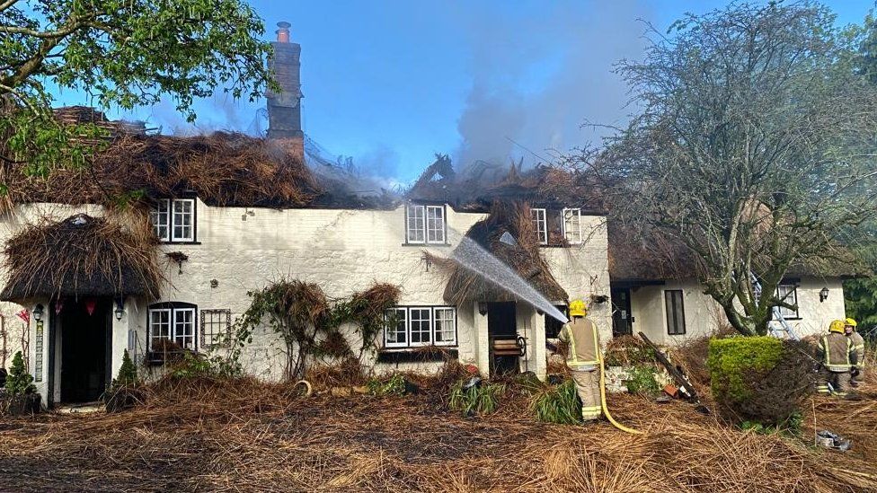 Alvediston fire: Eight crews tackle blaze at Wiltshire pub - BBC News