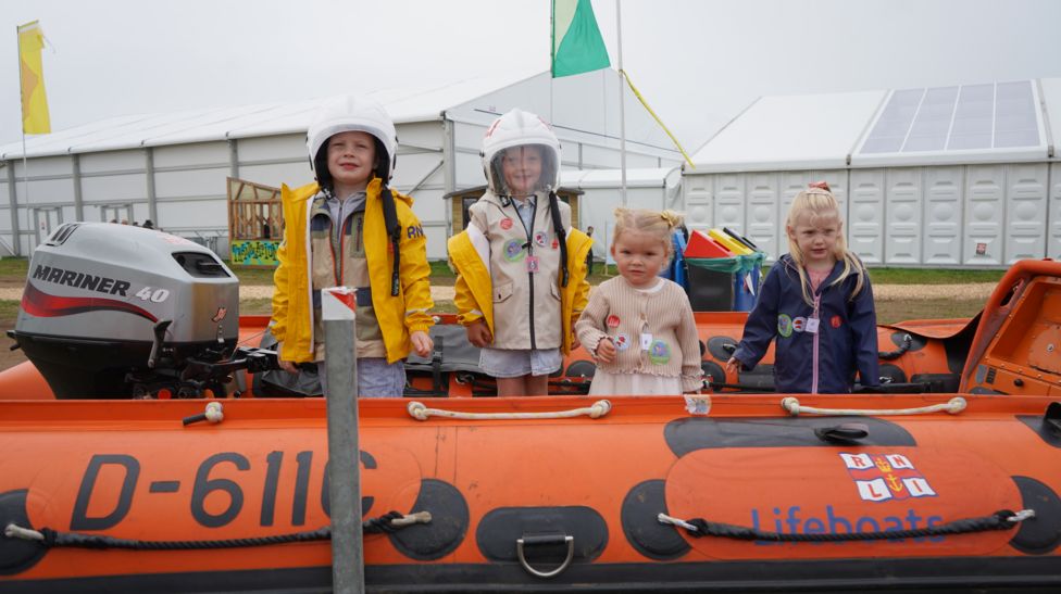 Dydd Mawrth: Eisteddfod Llŷn ac Eifionydd - BBC Cymru Fyw