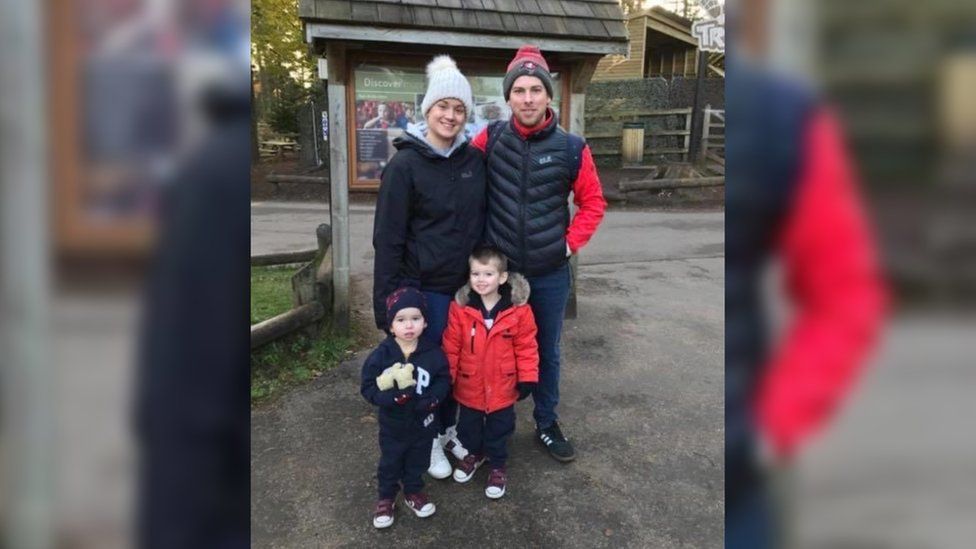 Father and son spend 26 days in Leeds hospital lockdown - BBC News