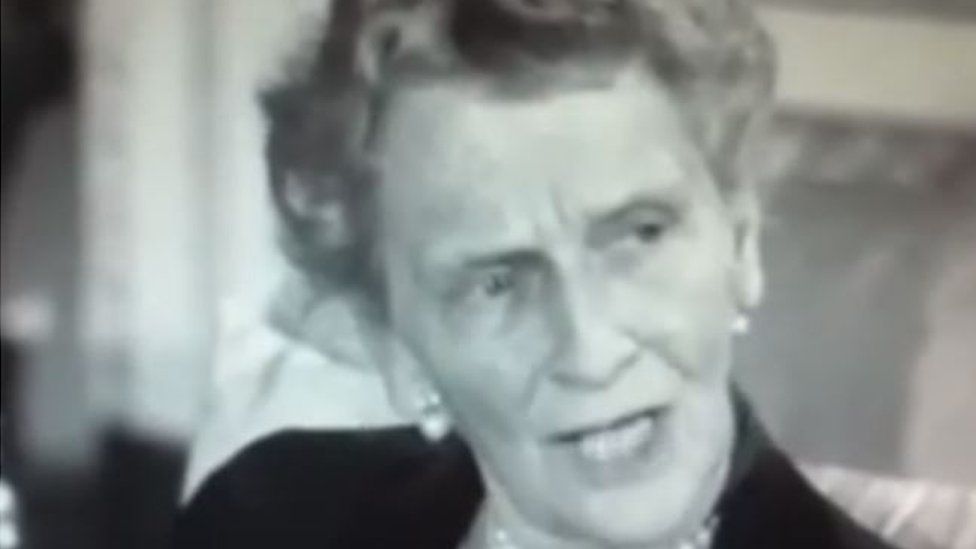 Plymouth MP's bid for statue in honour of Nancy Astor - BBC News