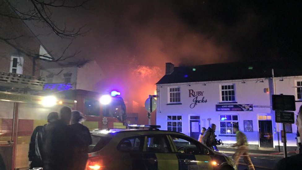 Evesham sub-station fire leaves homes without power - BBC News