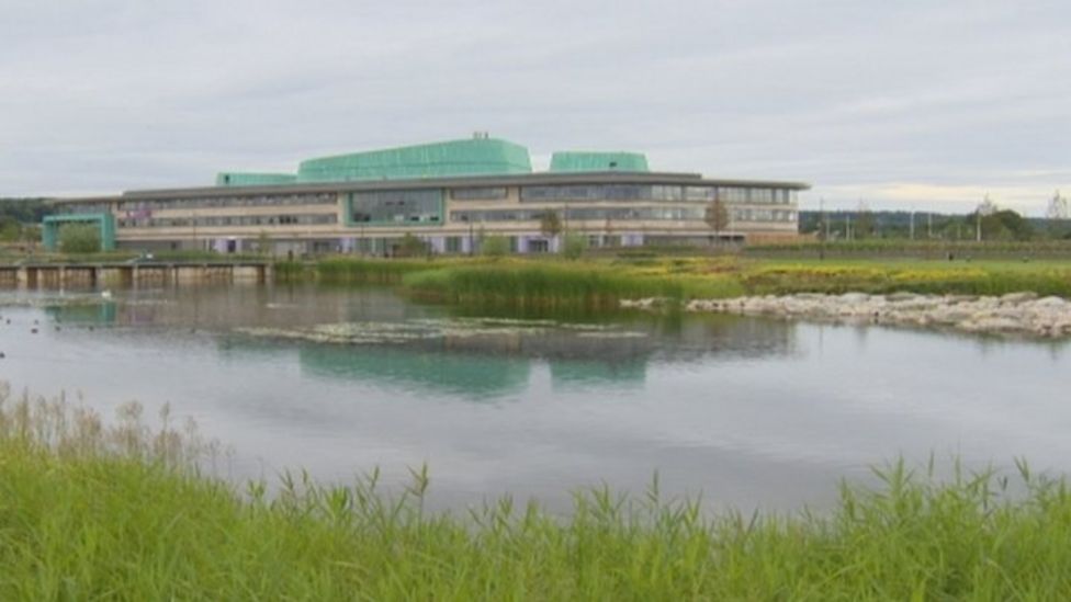 Princess officially opens new UHI Inverness College - BBC News