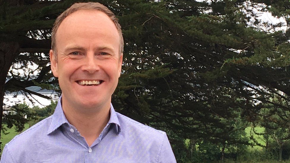 Lough Erne retreat provides 'safe place' for troubled youth - BBC News