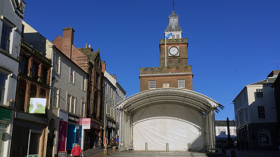 Dumfries' Midsteeple box office reprieved - BBC News