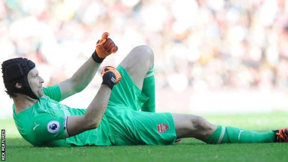 Petr Cech: Arsenal goalkeeper faces month out with hamstring injury ...