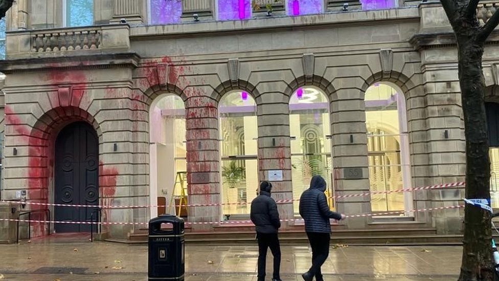 Birmingham: Colmore Row building targeted by pro-Palestine group - BBC News
