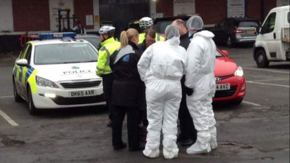 Liverpool murder probe after man shot at Old Swan meat market - BBC News