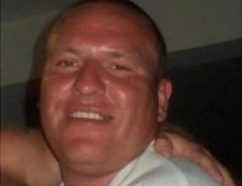 Bootle dad Lee Atkins killed by crossbow had 'heart of gold' - BBC News
