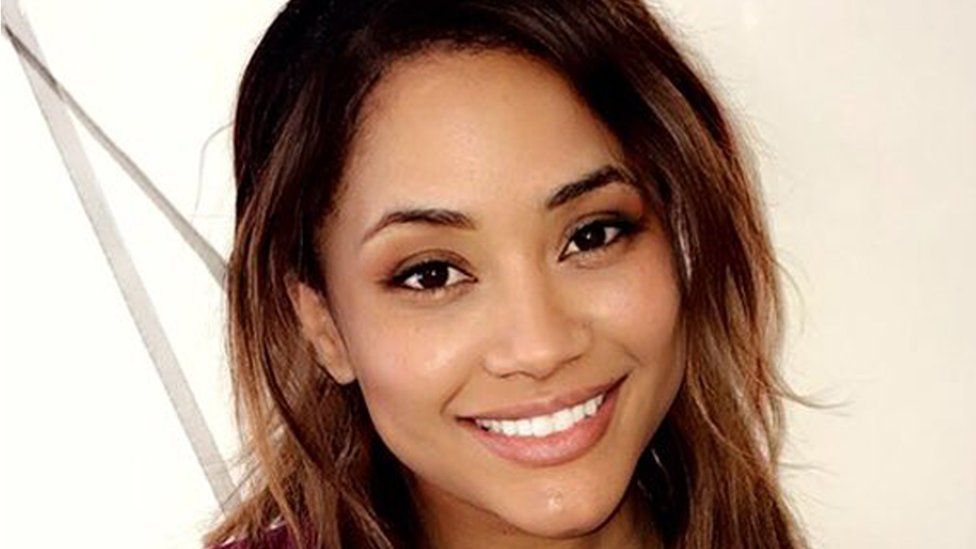 'Ex stole my cash to take his new girlfriend to Paris' - BBC News