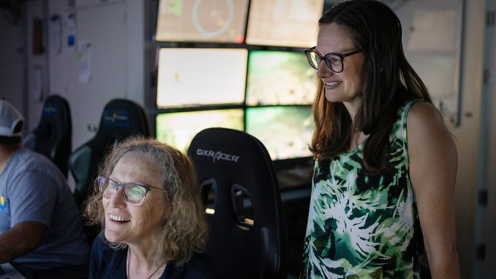 Amazing discoveries at Australian coral reef - BBC Newsround