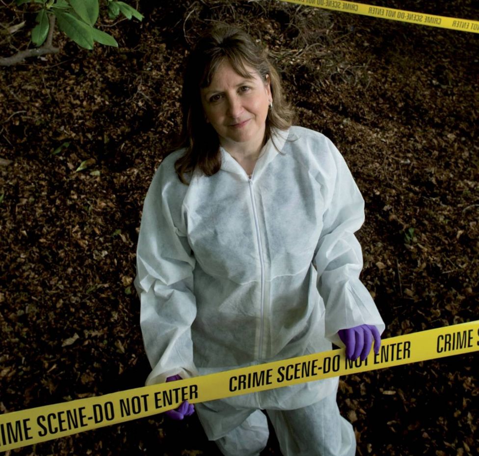 The woman who digs the dirt to catch serial killers - BBC News