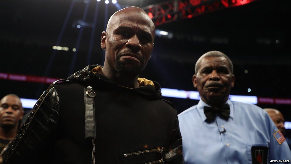 'I was just metres from the fight of all time' - BBC News