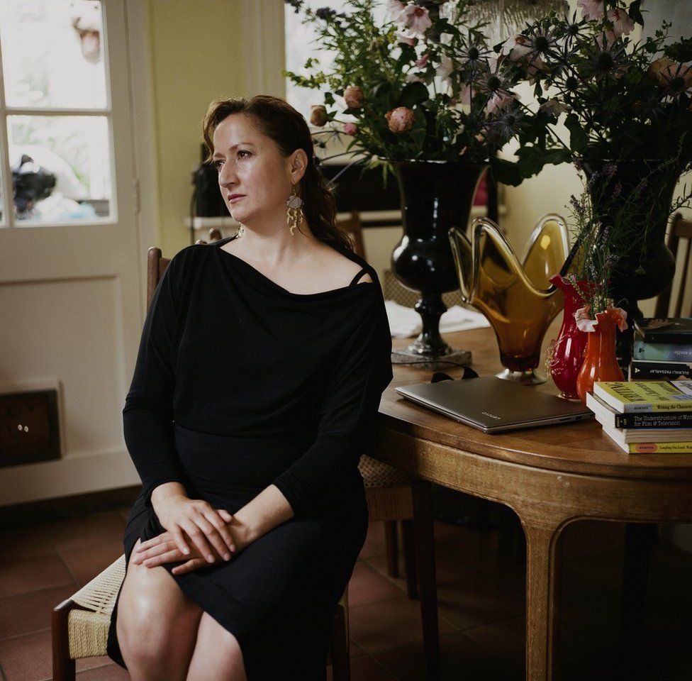 One-shot portraits of creative people in Hastings - BBC News