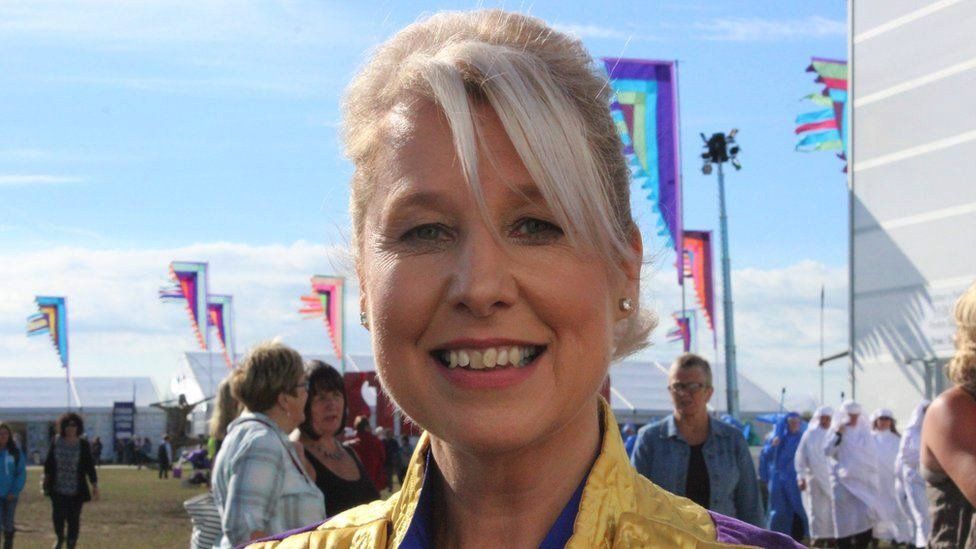 Ateb y Galw: Sonia Edwards - BBC Cymru Fyw