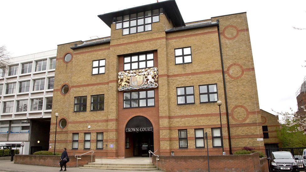 A505 Hitchin crash driver taken wrong way by sat-nav - court - BBC News