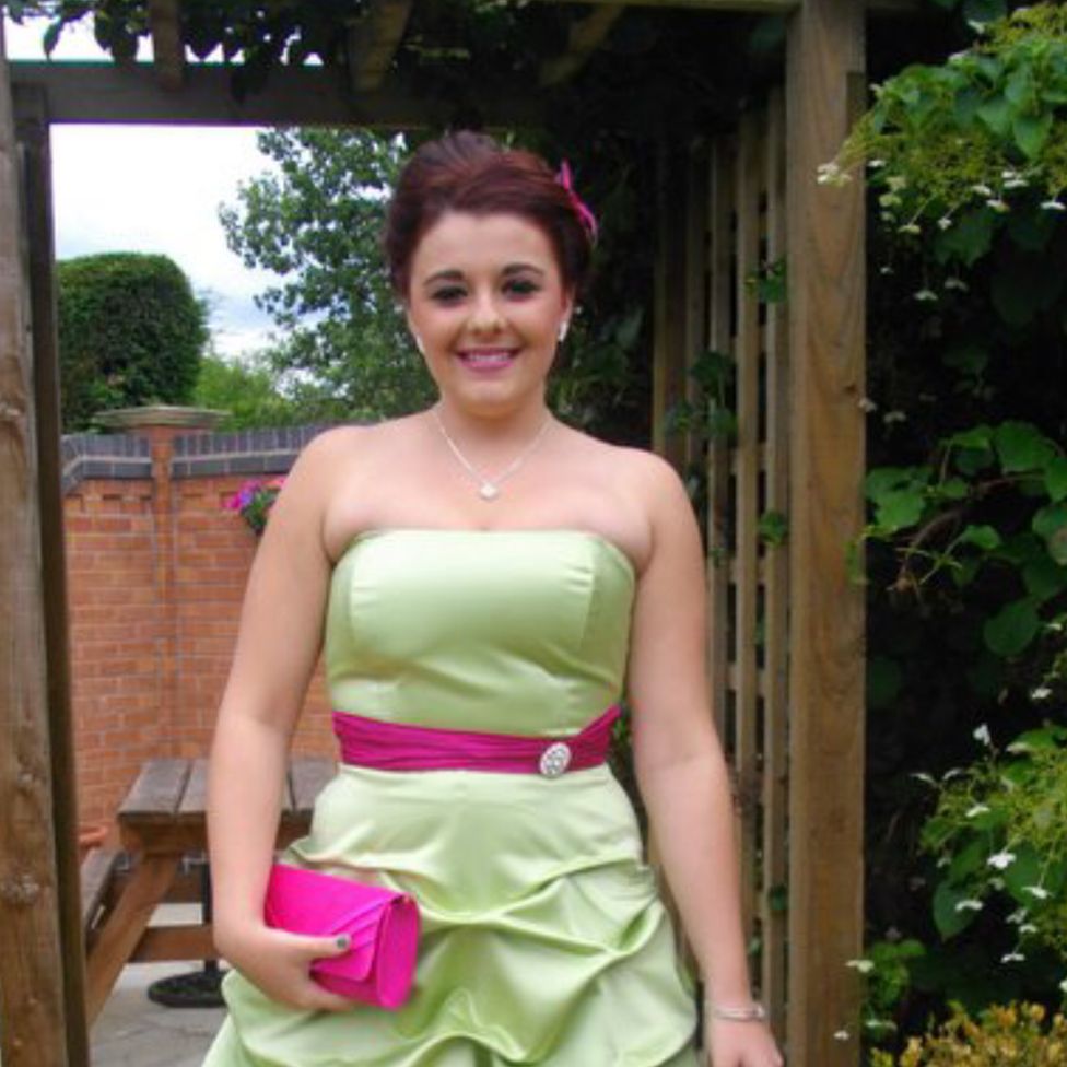 Leicester 'cannabis mum' jailed over fatal crash - BBC News