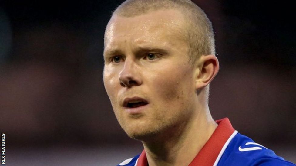 Curtis Main: Portsmouth sign Doncaster striker on two-year deal - BBC Sport