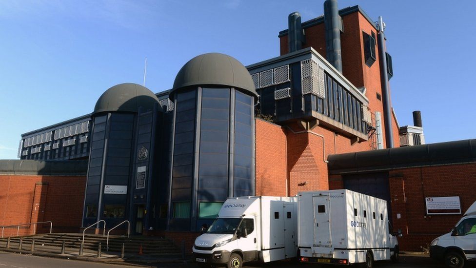 HMP Birmingham riot: Officers describe conditions at jail - BBC News