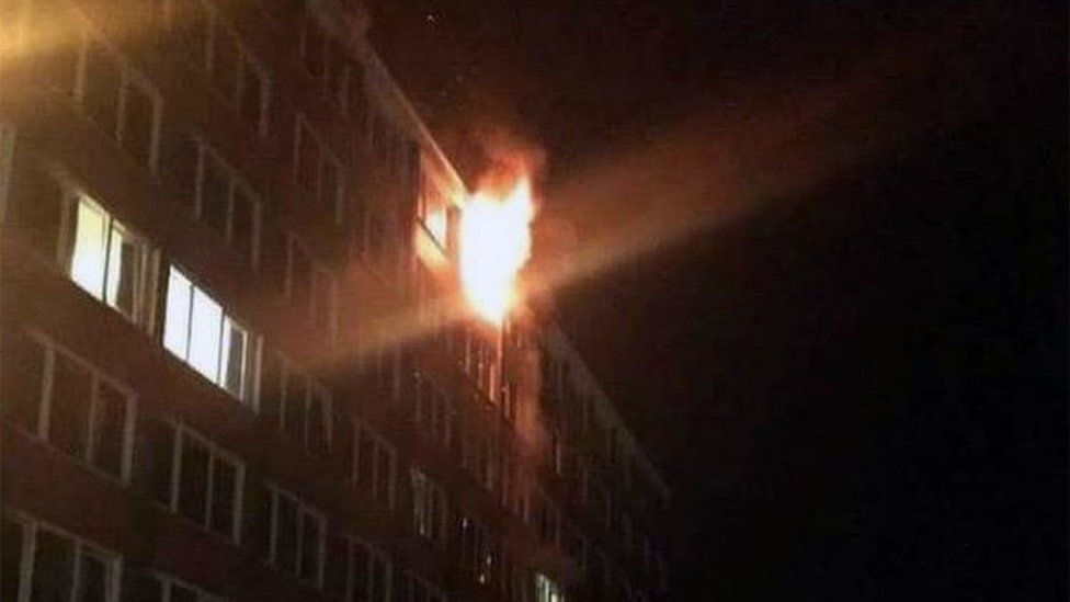 'Flare duel' starts fire at Bovington army base - BBC News