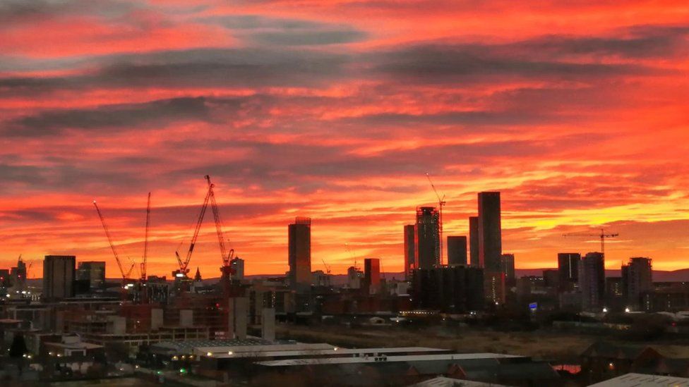 Stunning sunrise skies captured across England - BBC Weather