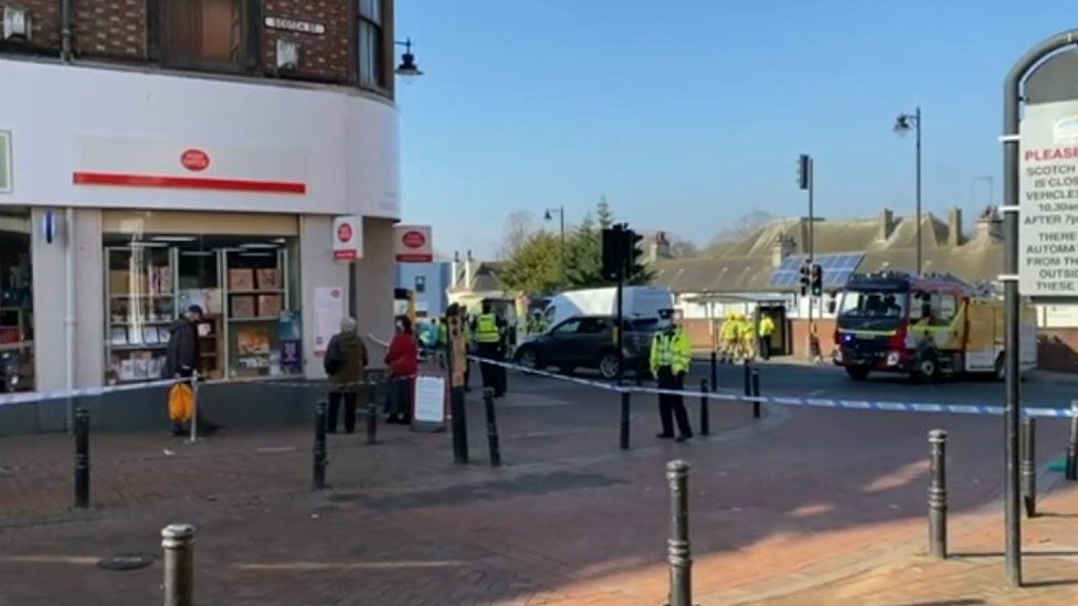 Carlisle van crash couple 'devoted' to family - BBC News
