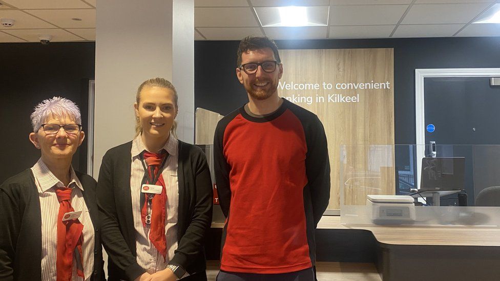 Banking hub: Kilkeel welcomes return of 'face-to-face' service - BBC News