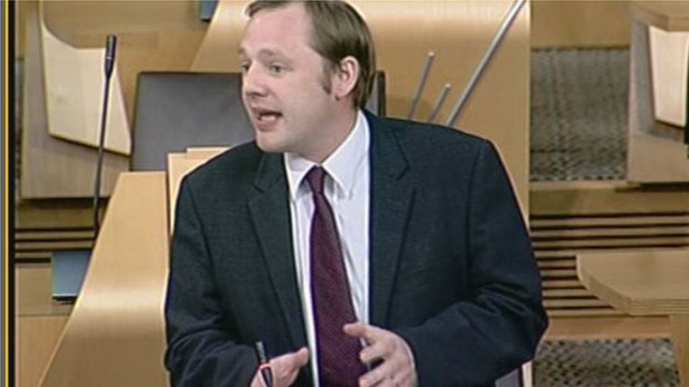 New Scottish Labour MSP Lesley Brennan sworn in at Holyrood - BBC News