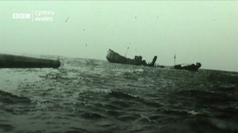 WW1 shipwrecks pictured by sonar off Welsh coast - BBC News