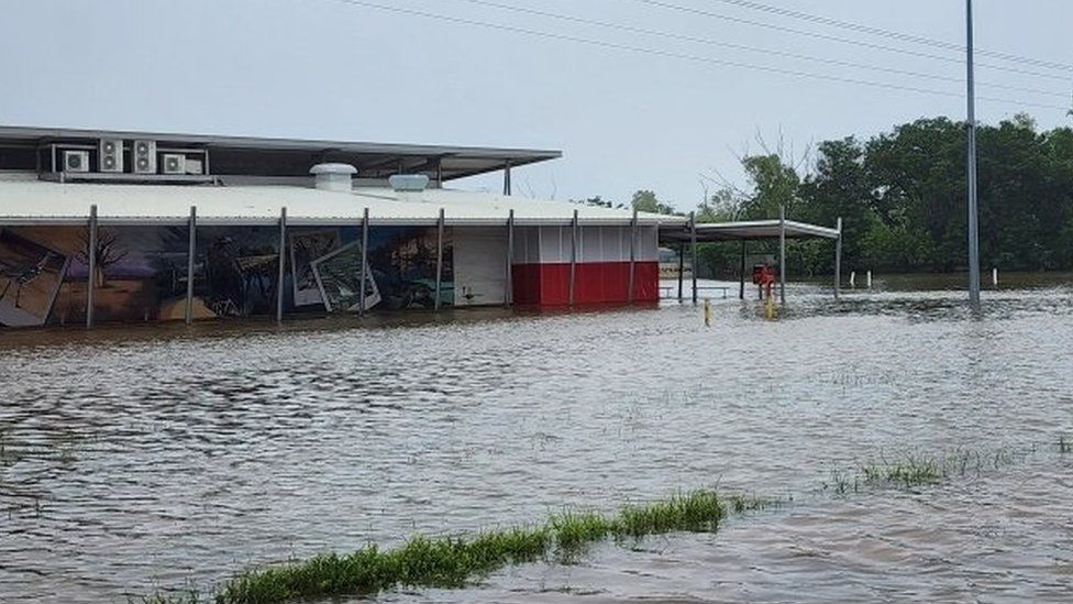 Record flooding hits western Australia - BBC Newsround