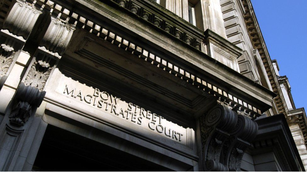 Magistrates' courts need 'younger, more diverse recruits' - BBC News