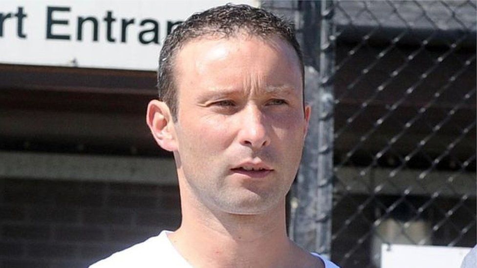 Family of murdered prison officer 'betrayed by justice system' - BBC News