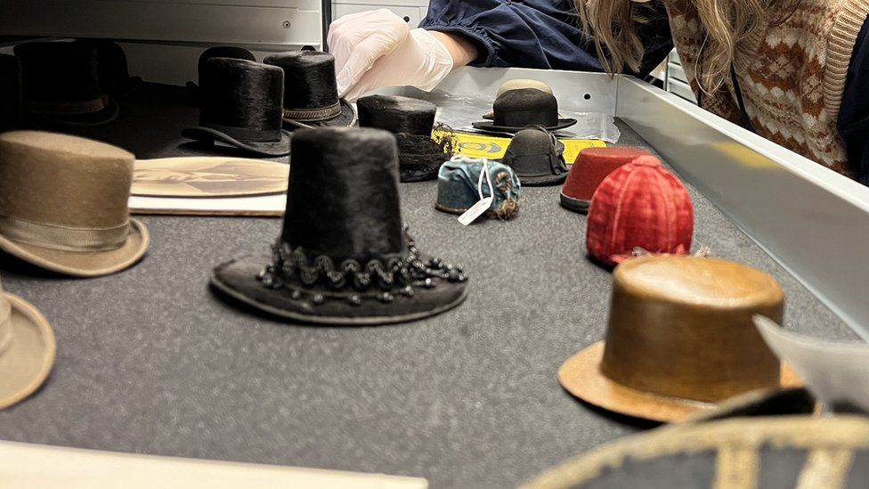 'Wonderful' Leeds tiny hats collection to be conserved - museum - BBC News