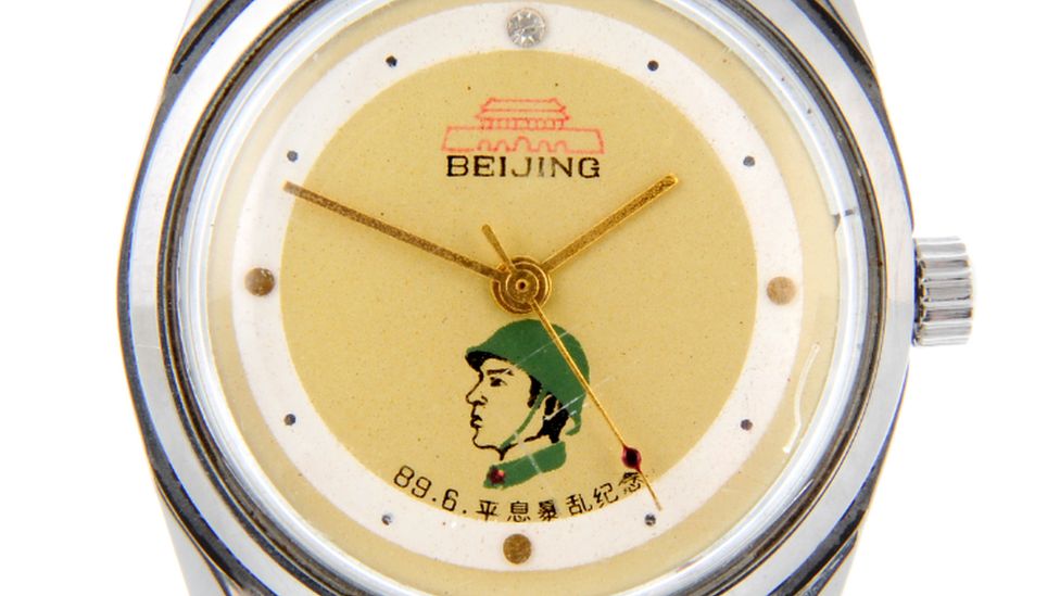 Rare WW2 Luftwaffe watch to be sold at auction - BBC News