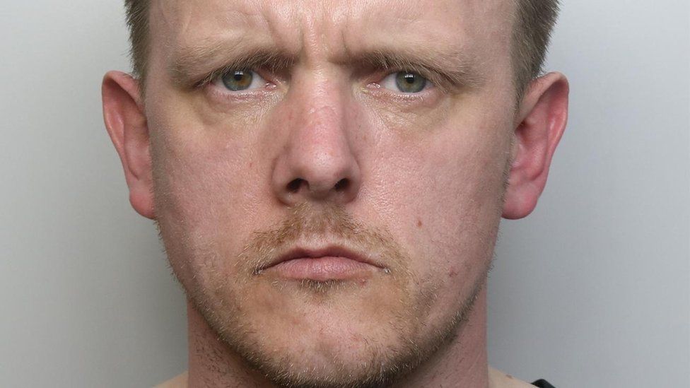 Handforth bag-snatch robber caught after CCTV trawl - BBC News