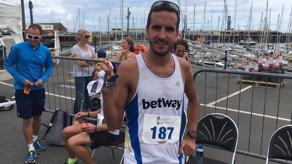 Islander first to win Guernsey marathon in six years - BBC News