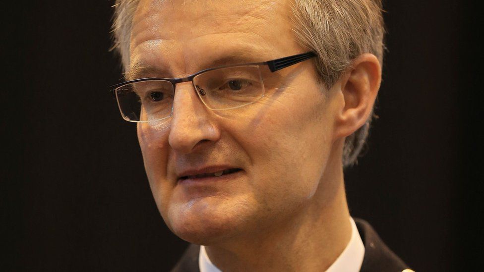 South Yorkshire Police Chief Constable David Crompton to retire - BBC News