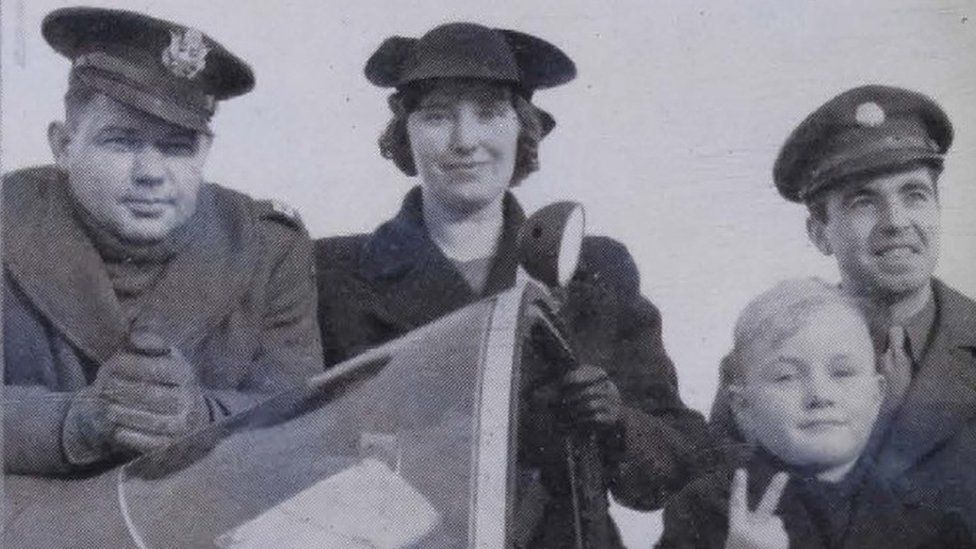 Museum trying to identify World War Two orphans - BBC News