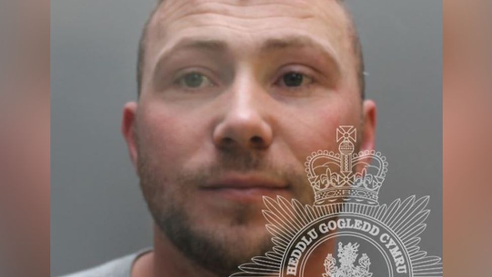 Judge slams North Wales Police child sex abuse charge delay - BBC News